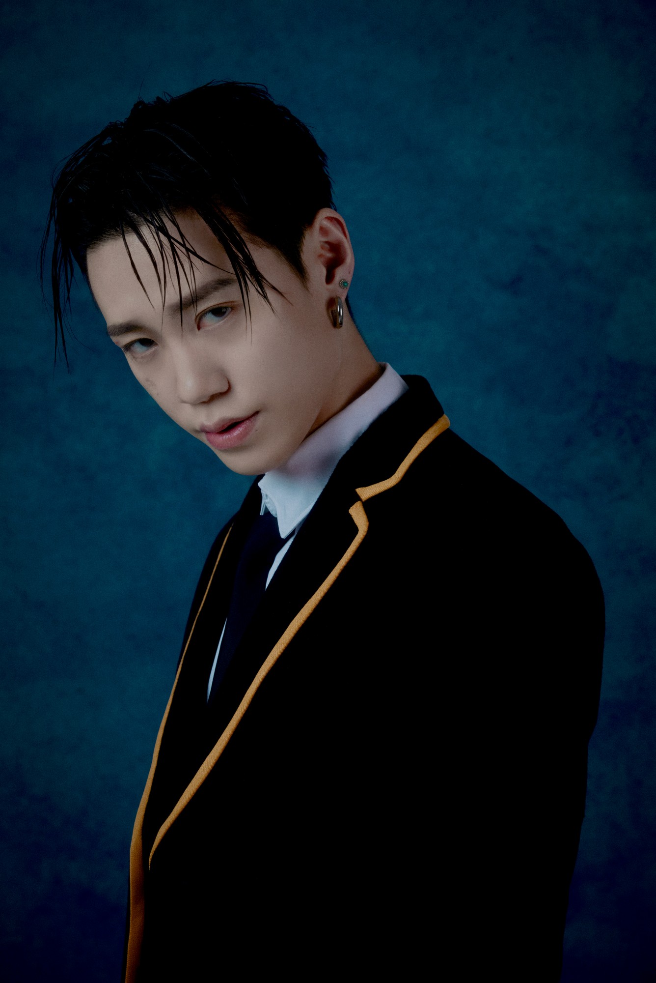 BLOO Shows A Side Unseen with 'MOON AND BACK' - K-Pop Concerts