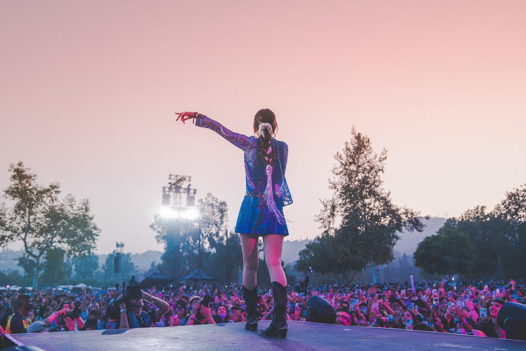 Breakout Artist BIBI Makes Hearts Swoon at ‘Head In The Clouds ...