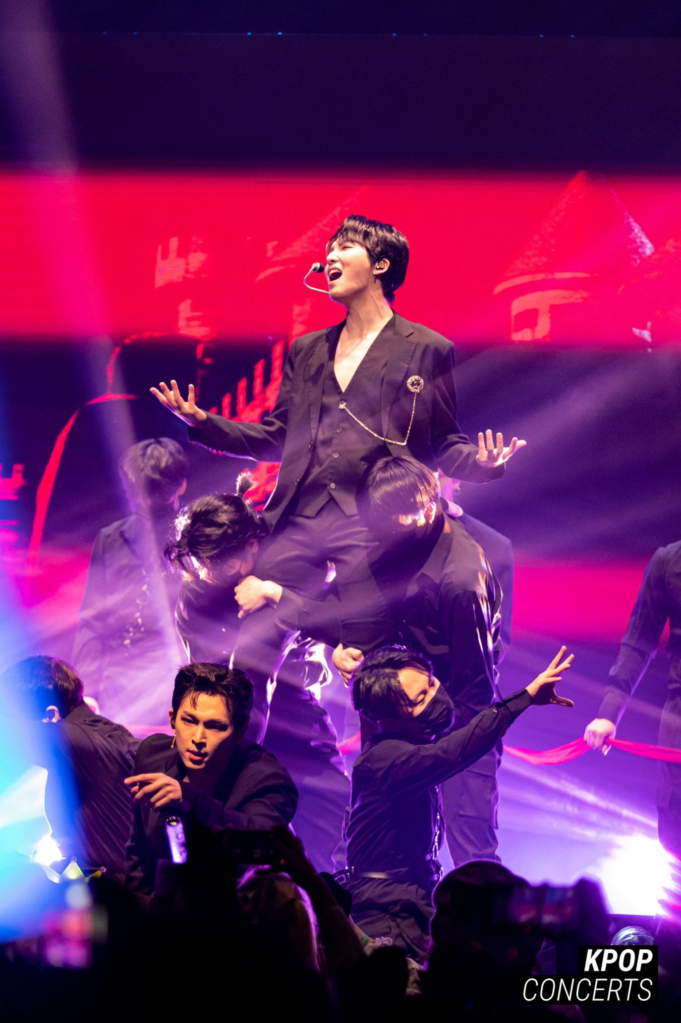 [RECAP] ONEUS’ Theatrical Performance Captivates Audience at Sold-Out ...