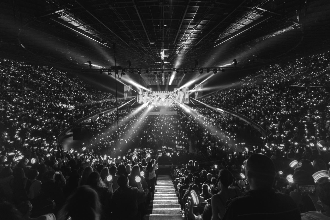 [RECAP] Stray Kids’ 2nd World Tour Unleashes LA’s Inner “Maniac” - K ...