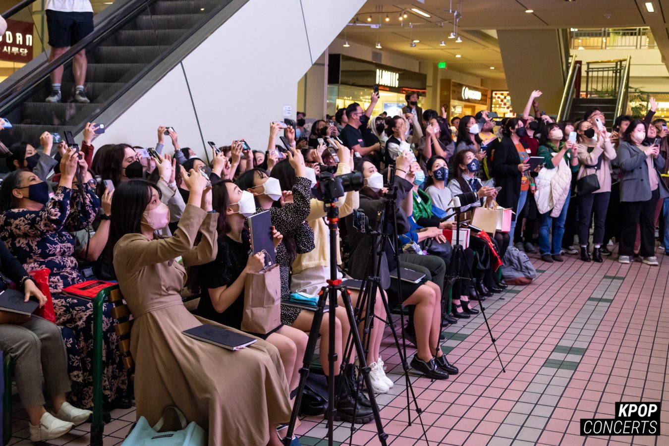[GALLERY] Forestella Meets Fans at Los Angeles Fan Sign Event - K-Pop ...