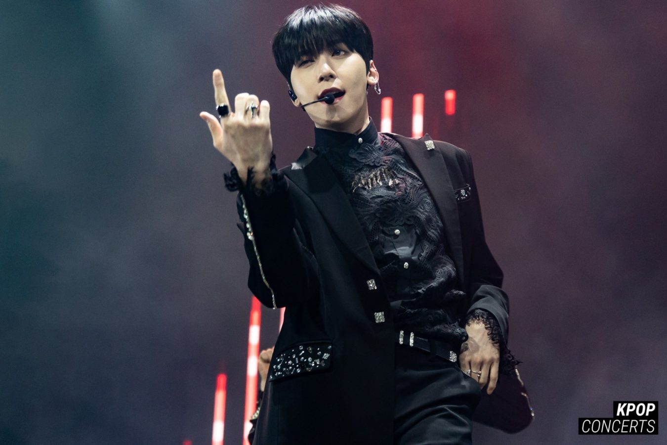 [GALLERY] ONEUS 1st World Tour 'Reach for Us' in Pasadena - K-Pop Concerts