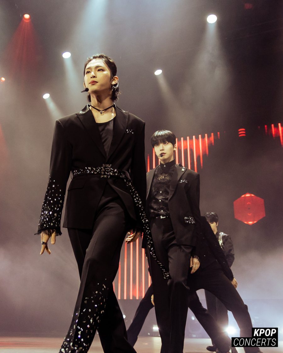 [GALLERY] ONEUS 1st World Tour 'Reach for Us' in Pasadena - K-Pop Concerts