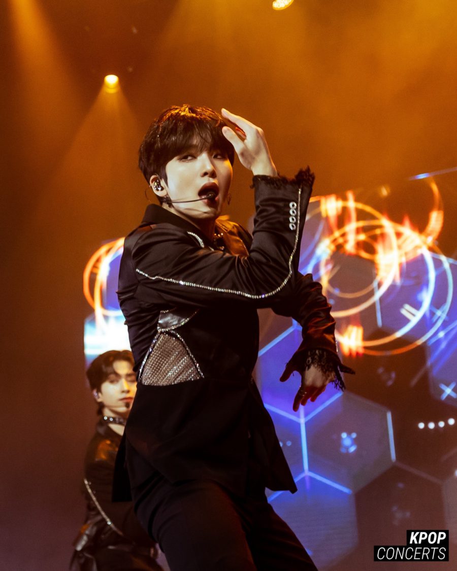 [GALLERY] ONEUS 1st World Tour 'Reach for Us' in Pasadena - K-Pop Concerts