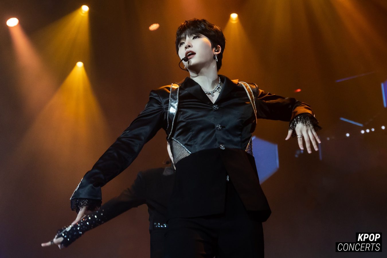 [GALLERY] ONEUS 1st World Tour 'Reach for Us' in Pasadena - K-Pop Concerts