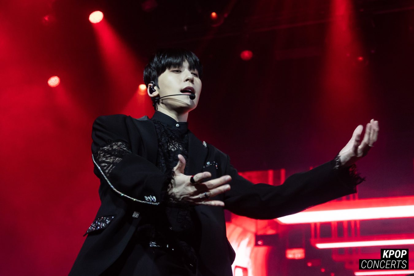 [GALLERY] ONEUS 1st World Tour 'Reach for Us' in Pasadena - K-Pop Concerts