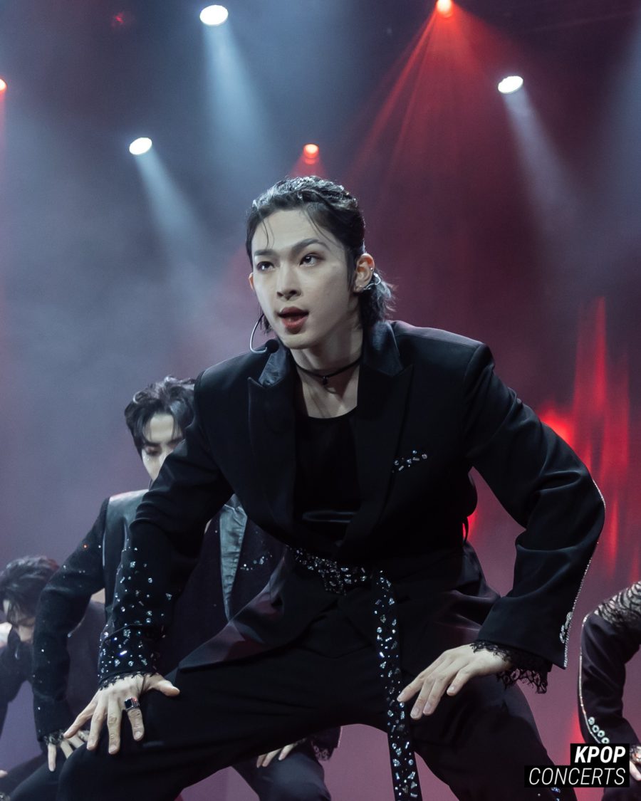 [GALLERY] ONEUS 1st World Tour 'Reach for Us' in Pasadena - K-Pop Concerts