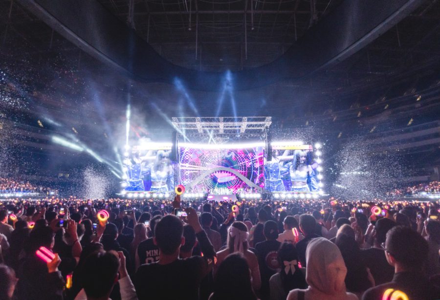 [RECAP] TWICE Makes History at Stunning Sold-Out Sofi Stadium Concert ...