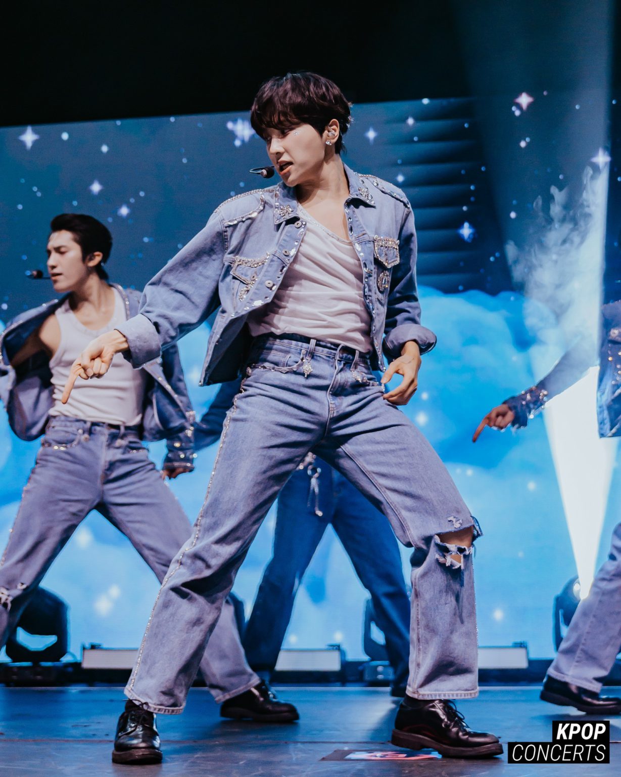 [GALLERY] OnlyOneOf 2024 World Tour "dOpamine" in Los Angeles - K-Pop ...