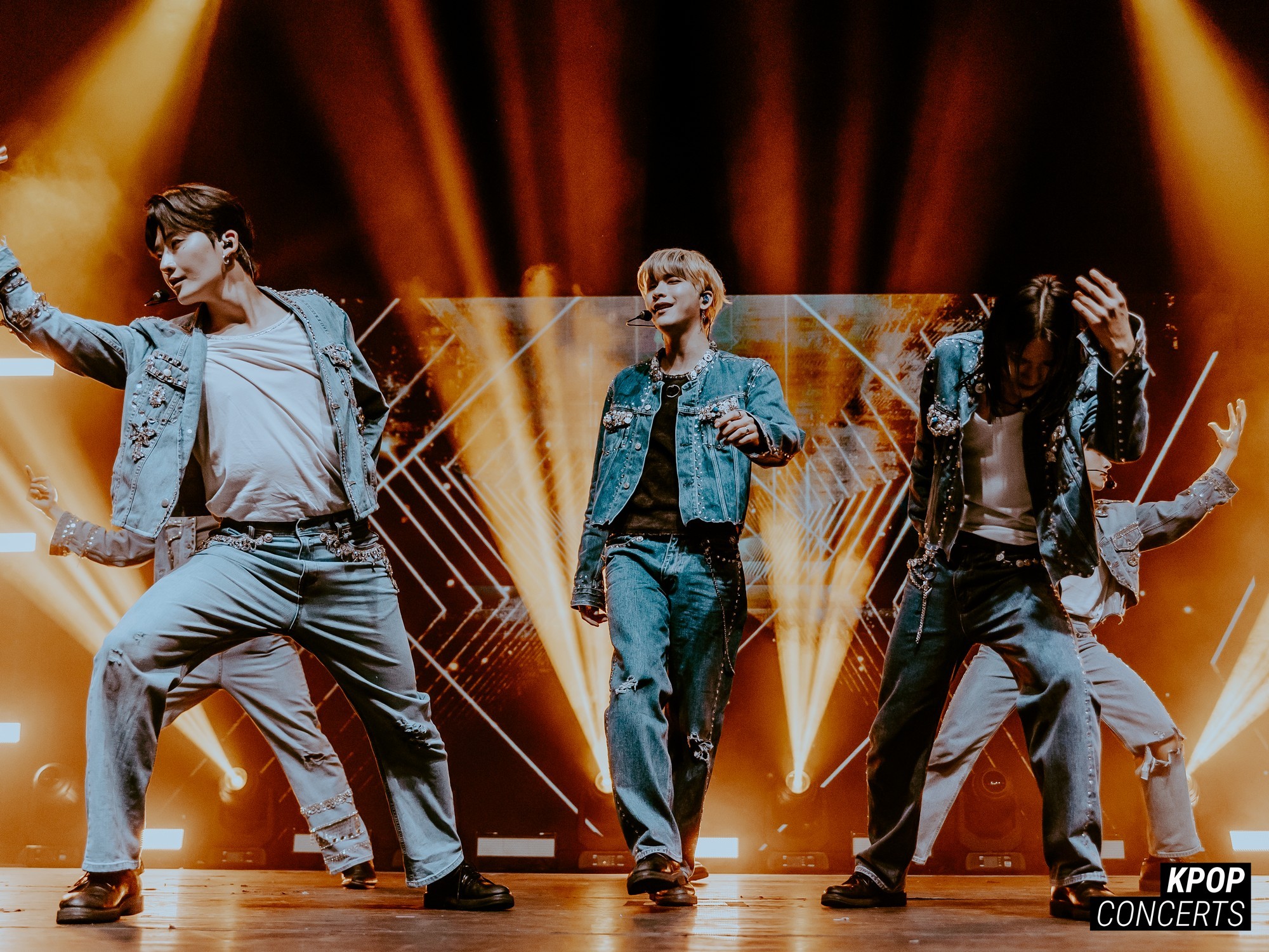 [GALLERY] OnlyOneOf 2024 World Tour "dOpamine" in Los Angeles - K-Pop ...