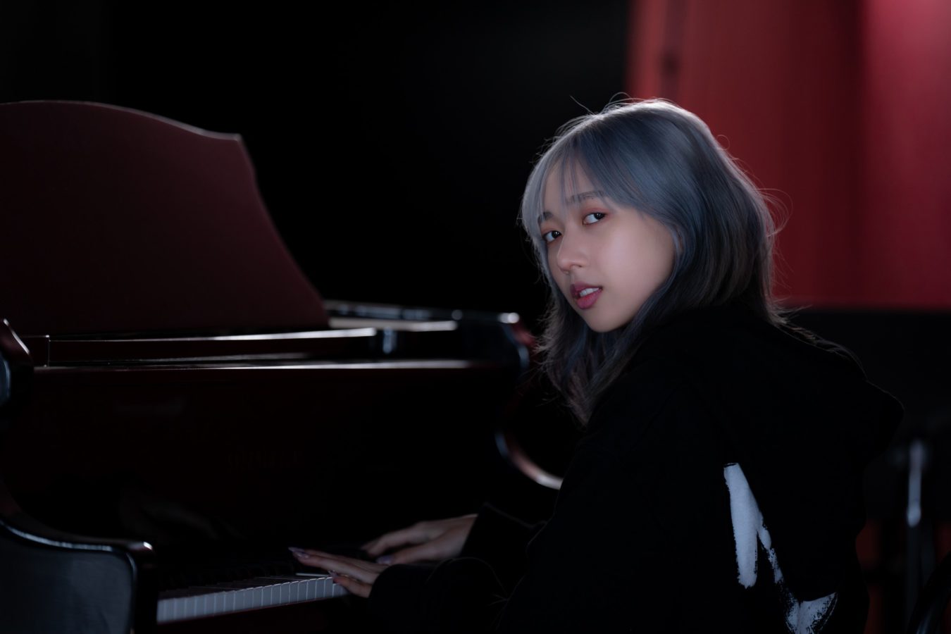 hannah bahng Copes with Abysmal Experiences and Emotions on Debut EP - K-Pop Concerts