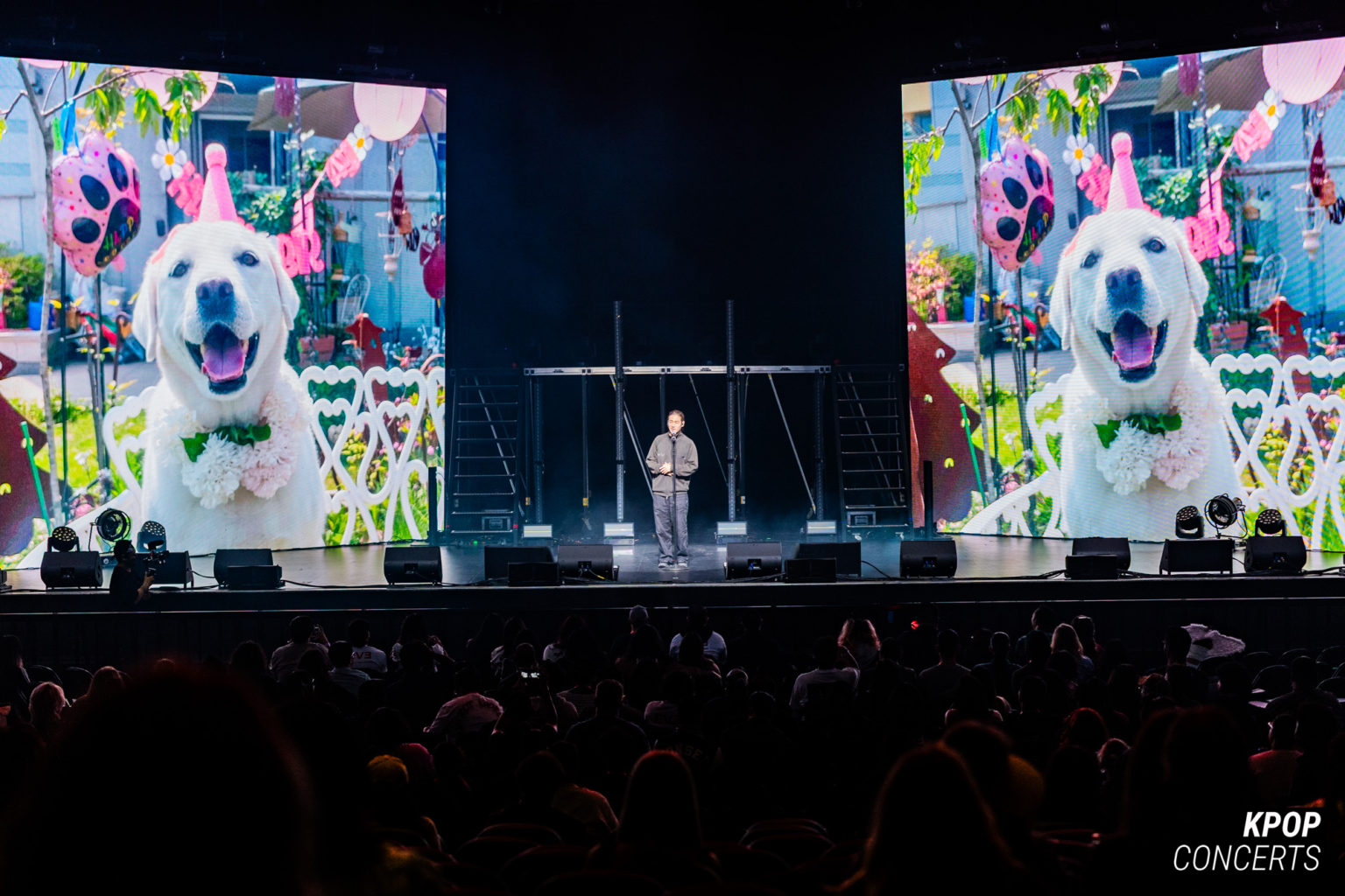 [GALLERY] 2025 BIBI 1ST WORLD TOUR [EVE] in Los Angeles - K-Pop Concerts