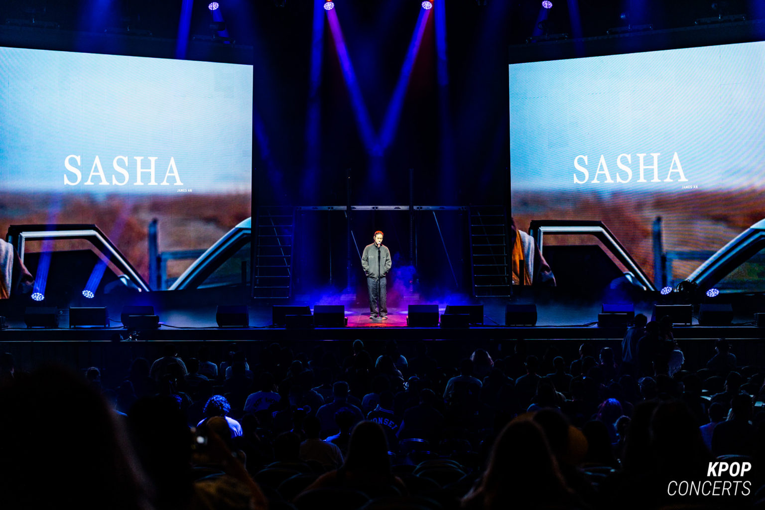 [GALLERY] 2025 BIBI 1ST WORLD TOUR [EVE] in Los Angeles - K-Pop Concerts