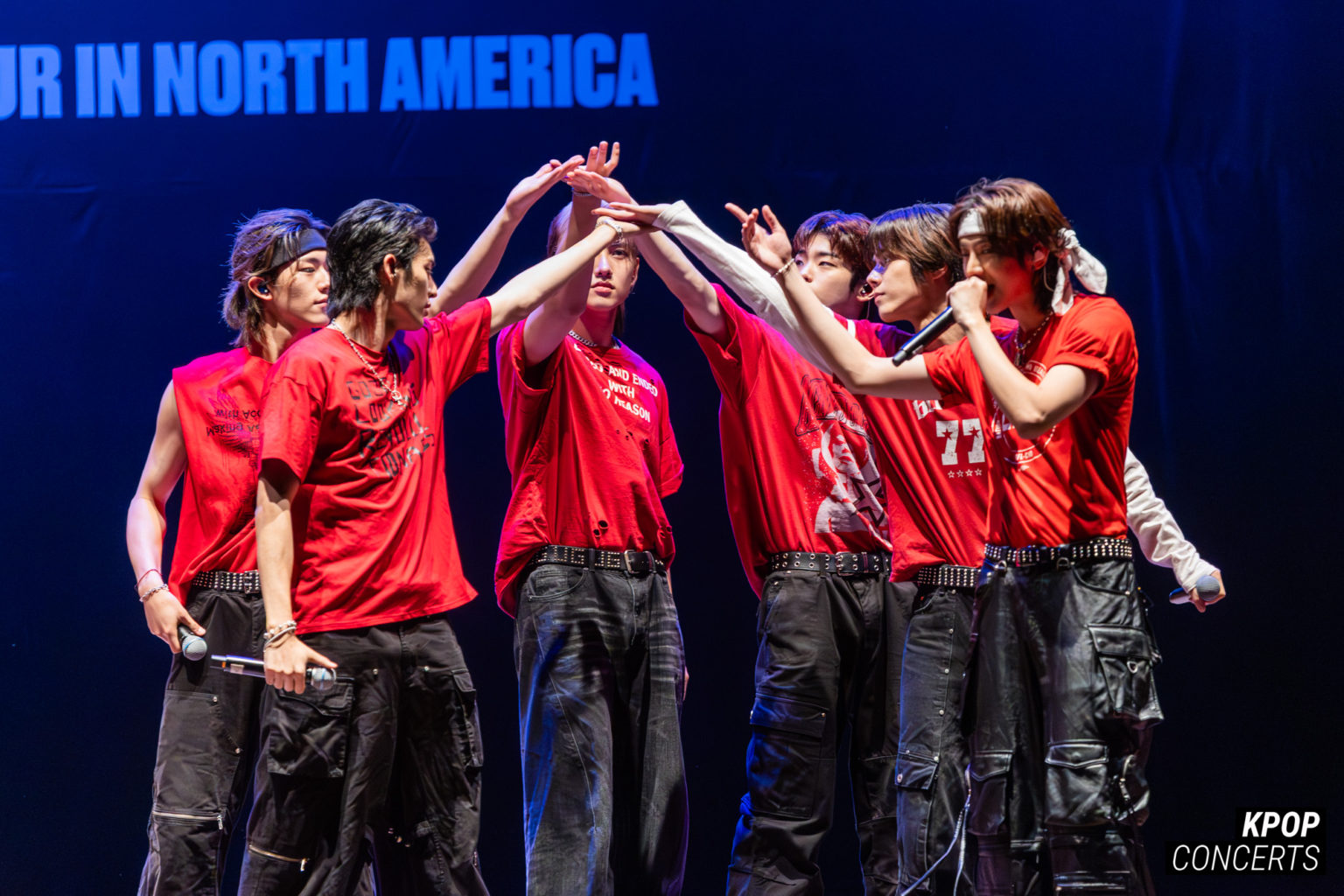 [GALLERY] 82MAJOR TOUR '82 SYNDROME' in Los Angeles - K-Pop Concerts